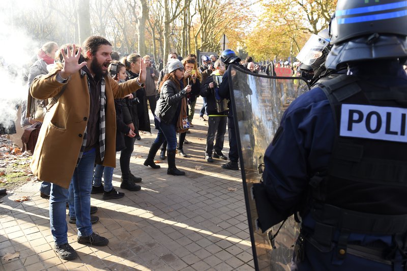 France braced for second day of stoppages as strike bites
