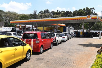 How much money do petrol stations in SA make?