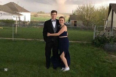 Prom picture has the most insane background. EVER!