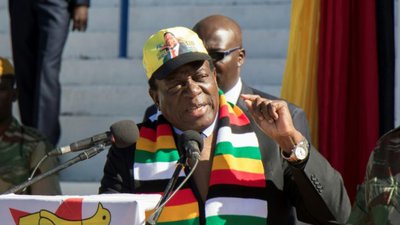 Zimbabwe to return land Mugabe seized from white farmers