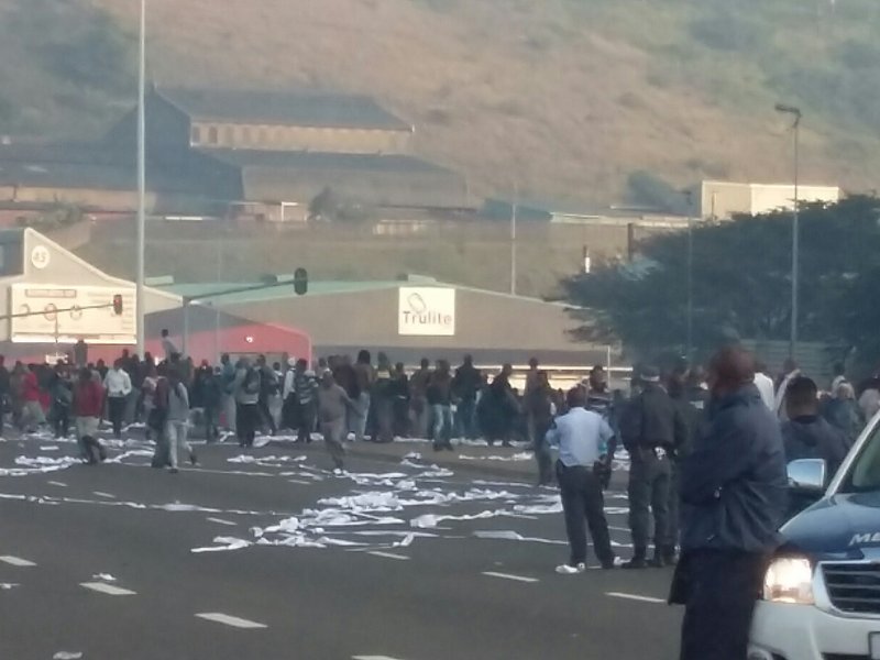 Protesters set tyres alight on Durban N2