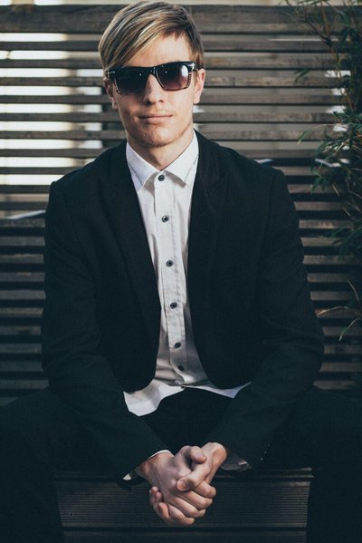 Vernon Barnard of 'The Voice South Africa' visits The Scenic Drive