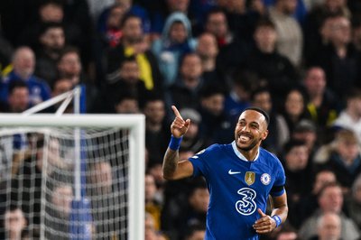 Haaland scores double as City cruise, Chelsea boost knockout hopes