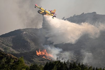 Greece blaze is 'largest wildfire ever recorded in EU'