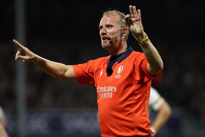Record breaking Barnes to referee Rugby World Cup final