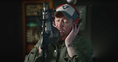 Kyk Ray Dylan se splinternuwe romantiese pop-treffer