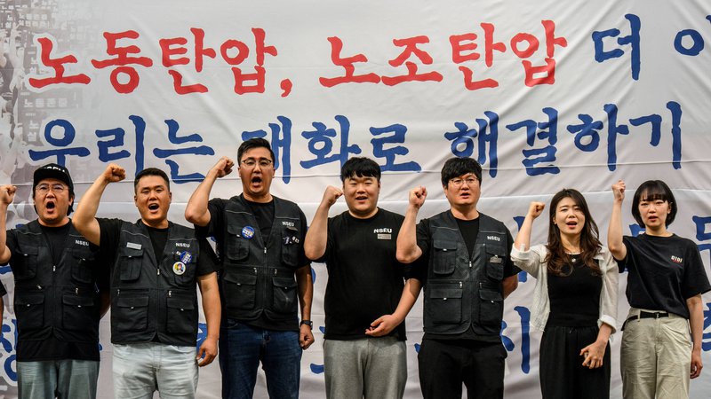 Samsung workers in S. Korea stage first strike: union