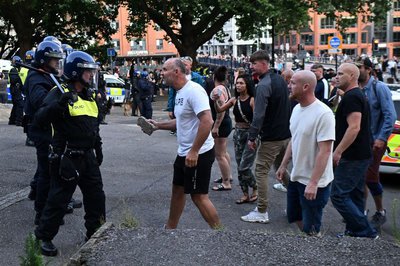 UK govt vows 'consequences' for far-right rioters