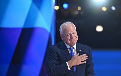 Democratic VP pick Tim Walz accepts nomination at party convention