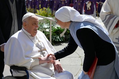 Pope's voice, mobility improves as recovers from pneumonia
