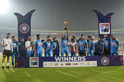 India thrash Proteas to clinch ODI series