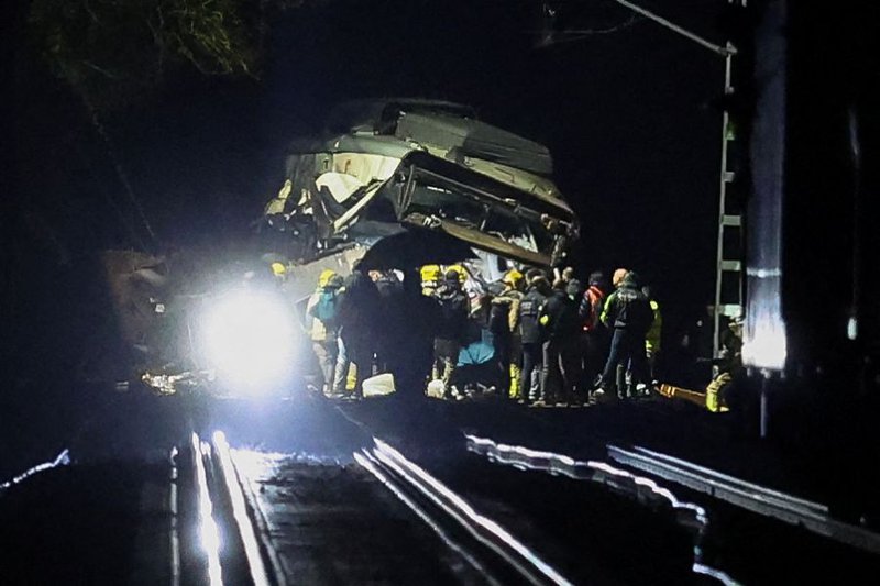 One dead, four seriously injured in train accident near Barcelona