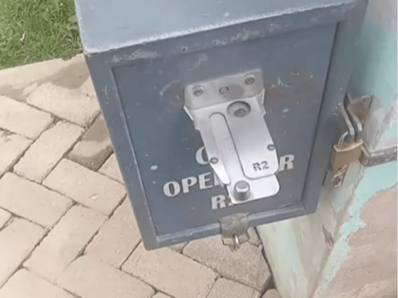 Interesting video reveals coin-operated water dispenser