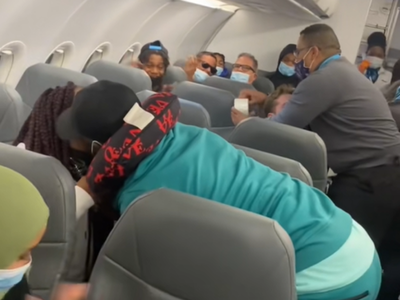 Sticky situation during flight encourages man to propose