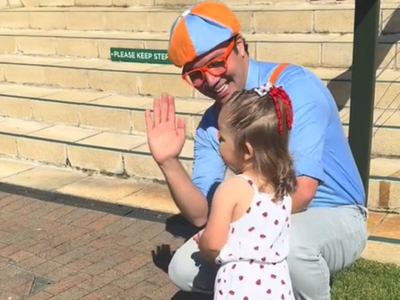 Toddler is starstruck when she meets Blippi