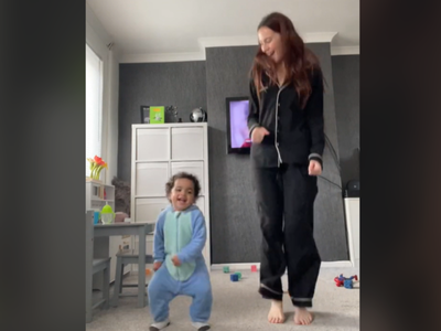 Ms. Rachel's remix has this mom and baby 'hopping'