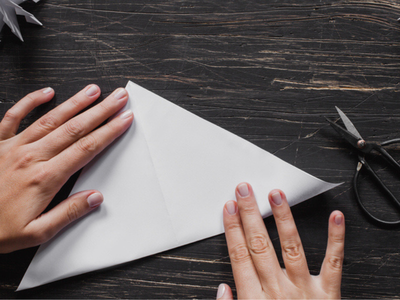 Prop up your phone with this easy-to-make paper stand