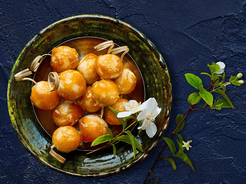 Recipe: Deep-fried sweet rice balls dipped in a caramel glaze
