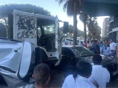 'Drunk' truck driver hits stationary vehicles on Durban beachfront