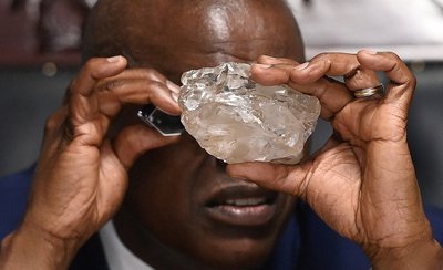 Botswana warns diamond oversupply to hit growth