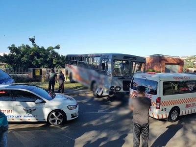 20 hurt after in bus, taxi accident in Newlands West