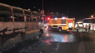 15 hurt in bus fire