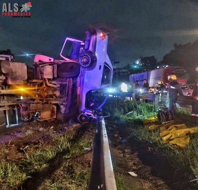 N2 crash near Higginson leaves car in vertical position
