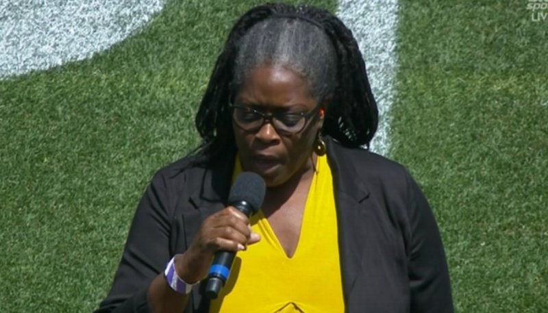 US singer apologises for botching New Zealand anthem