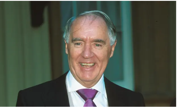 UK billionaire and Daily Telegraph owner David Barclay dies