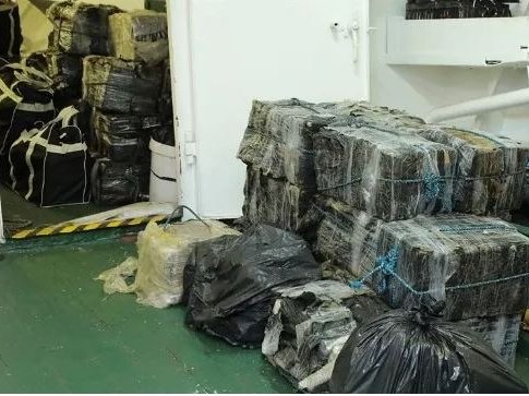 Chile seizes 'historic' 100 tonnes of drugs hidden in lumber