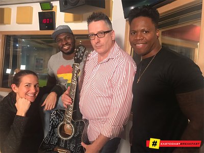 Darren Maule wows Lloyd Cele with his guitar-playing skills!