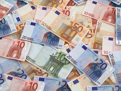 Euro marks 20 eventful years