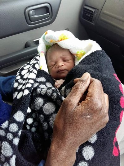 This woman had no idea she was pregnant and gave birth at work!