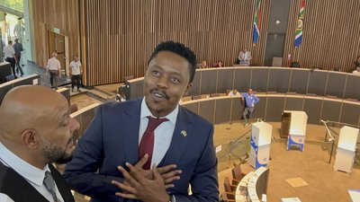 New Joburg mayor to focus on potholes
