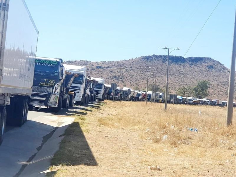 N3 traffic near Harrismith eases after early morning truck blockade