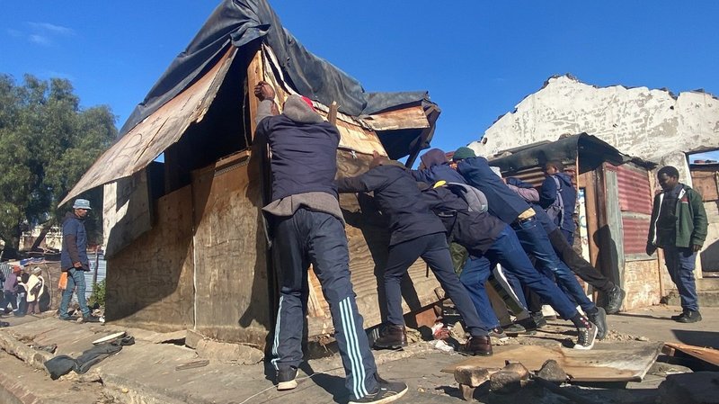 Joburg demolishes illegal shacks at Fleurhof hostel