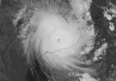 Evacuations ordered as tropical cyclone nears Australia