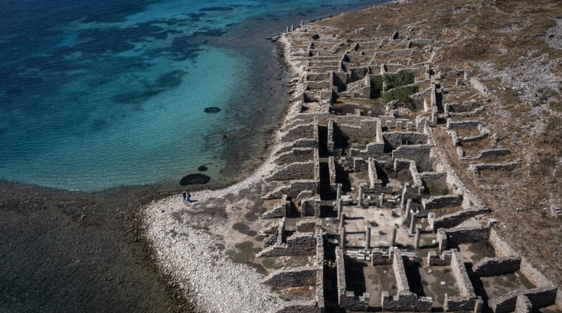 Ancient Greek sanctuary slowly sinks into the Aegean Sea