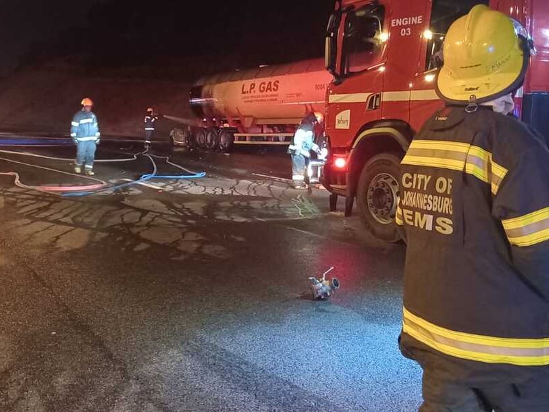 One dead after gas tanker fire shuts down N12 in Johannesburg
