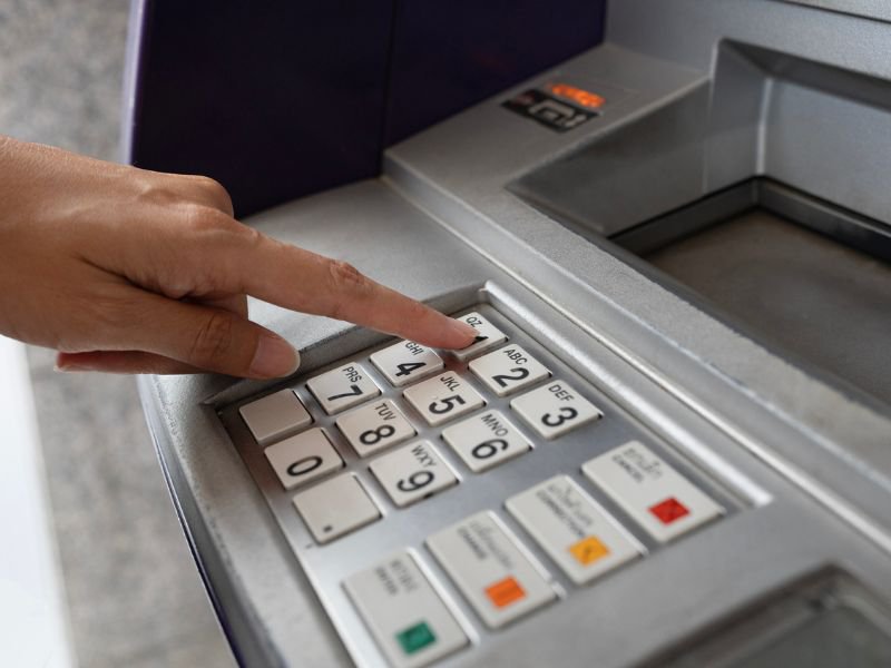 Big changes for banks and ATMs as branches go cashless and machines ...