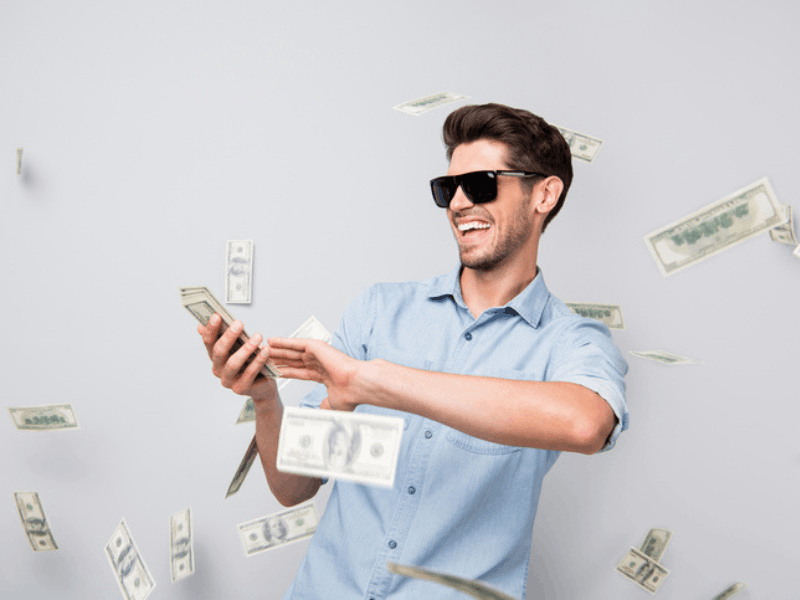 Study finds that men can be gold diggers too