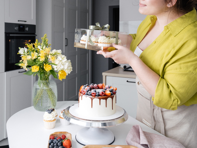 Customer doesn't follow cake care instructions and cake falls apart!