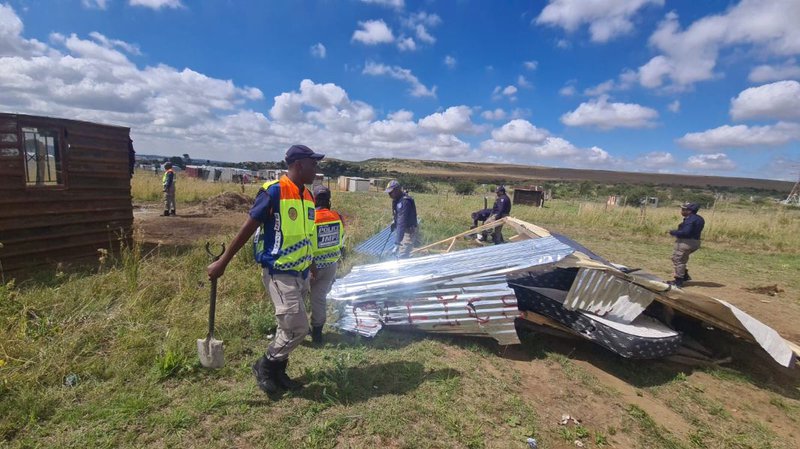 JMPD demolished 50 illegal structures in Ennerdale