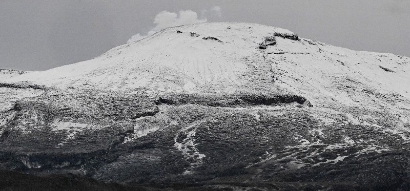 Colombia urges evacuation near volcano