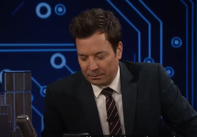 Jimmy Fallon announces collabs on his new holiday album