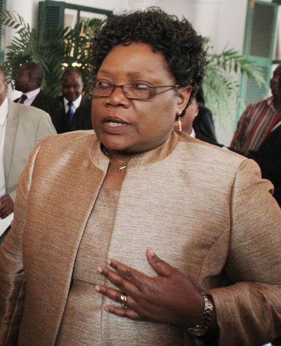 Former Mugabe deputy Mujuru bares her political cards