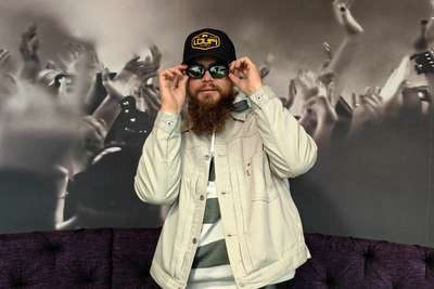 Loufi debuts brand-new single on Friday Live