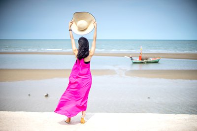 Experience a luxurious cruise with a pontoon boat