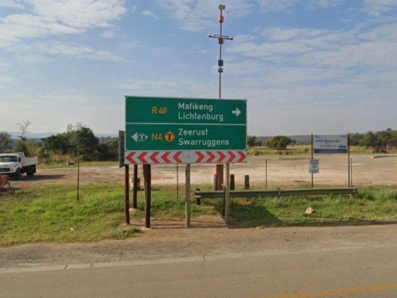 Protesting Zeerust residents block N4