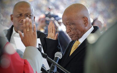 Thomas Thabane sworn in as Lesotho prime minister